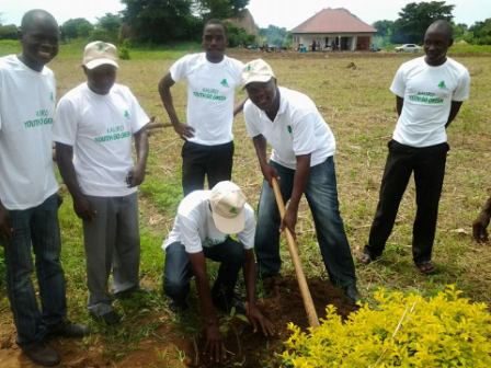 Youth Go Green Uganda - Volunteers04 - Youth Go Green